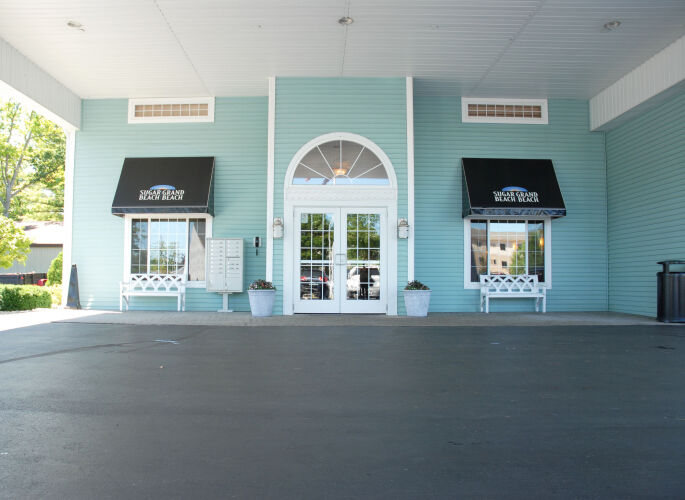 Sugar Beach Resort Hotel - Traverse City, MI
