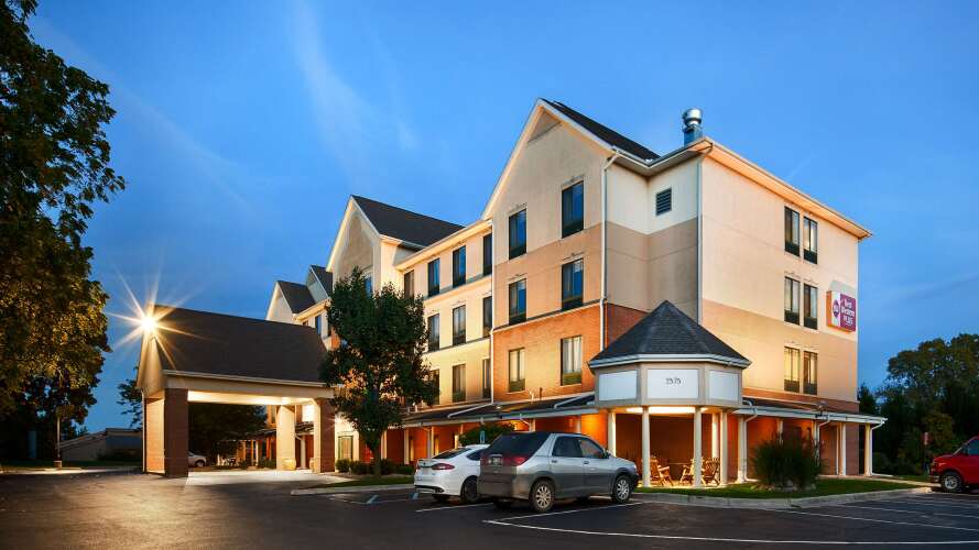 Best Western Plus Kalamazoo Suites - Kalamazoo, MI