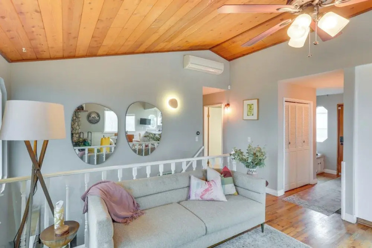 Mid-century Mod Cottage, Steps To Lake Gregory! - Rialto, CA