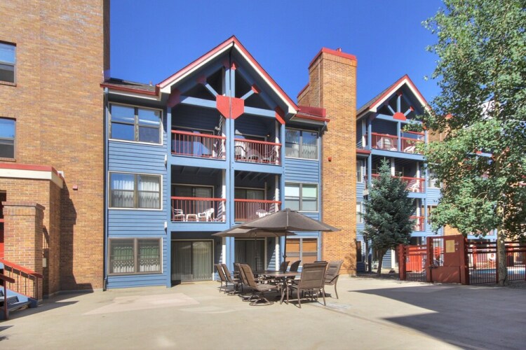 Downtown Studio + Modern Design In Walk To Snowy Trails Studio Bedroom Condo By Redawning - Breckenridge, CO