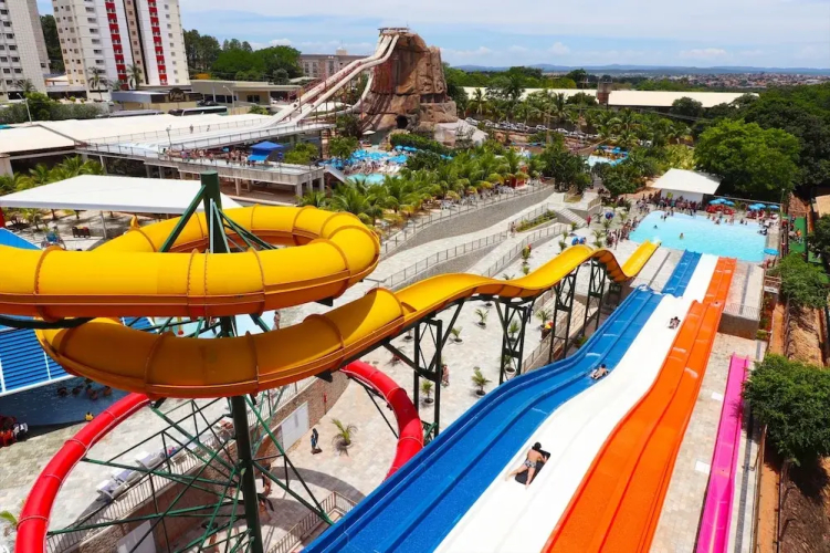 Diroma Exclusive Com 1 Dia No Acqua Park - Caldas Novas
