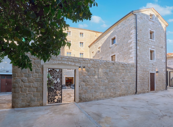 Central Heritage Hotel - Split