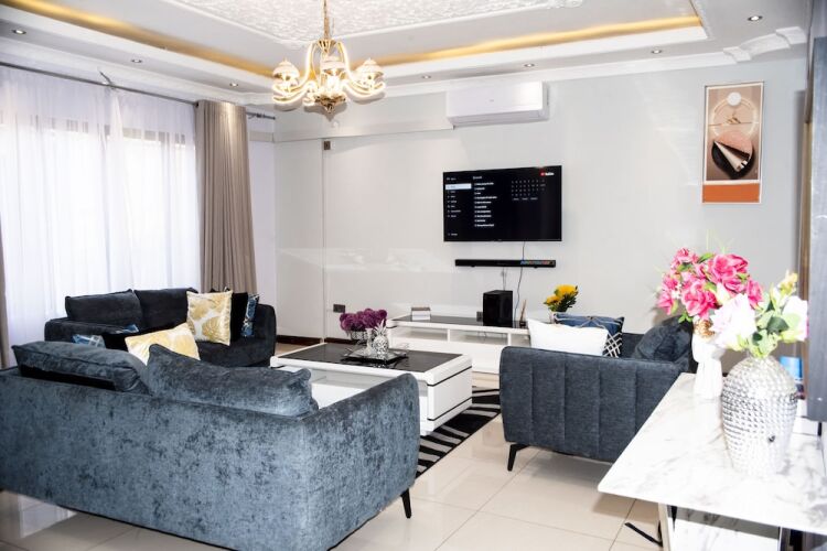 Lusaka Luxe - Your Private Oasis Awaits In The Heart Of Zambia - 路沙卡