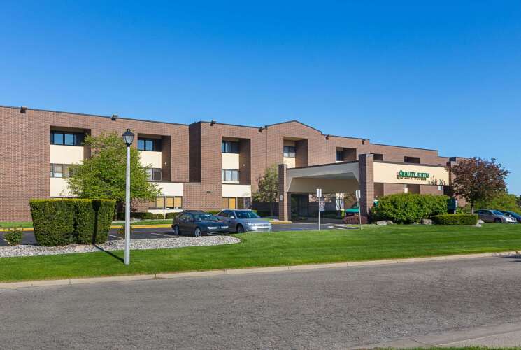 Quality Suites Lansing - Lansing, MI