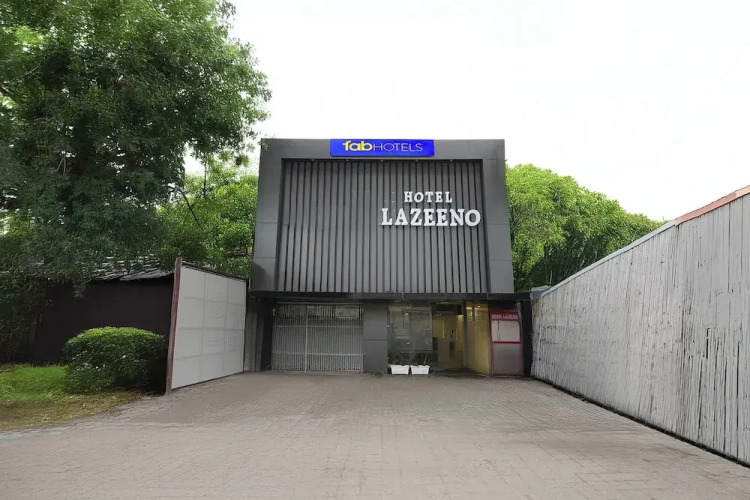 Fabhotel Lazeeno - Faridabad