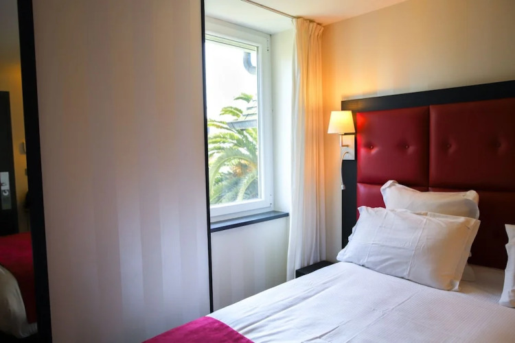 Logis Hôtel Saint-guirec Et De La Plage - Perros-Guirec