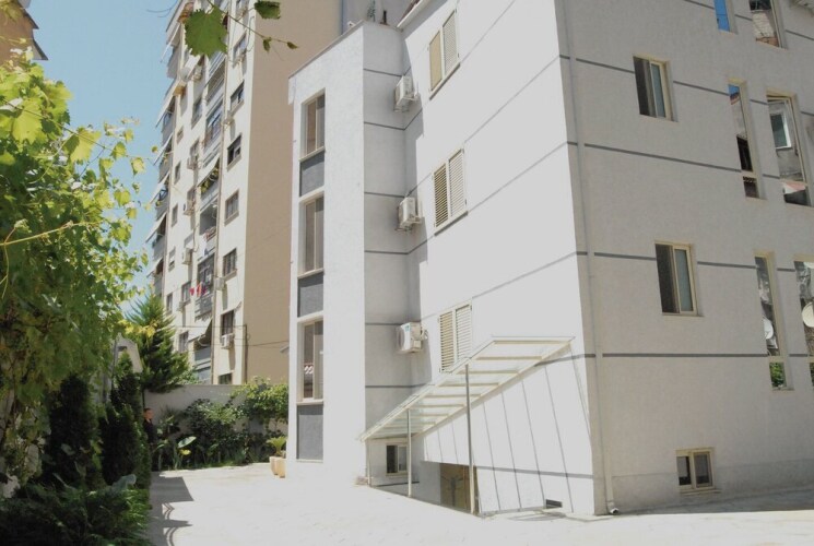 Primavera - Okres Tiranë