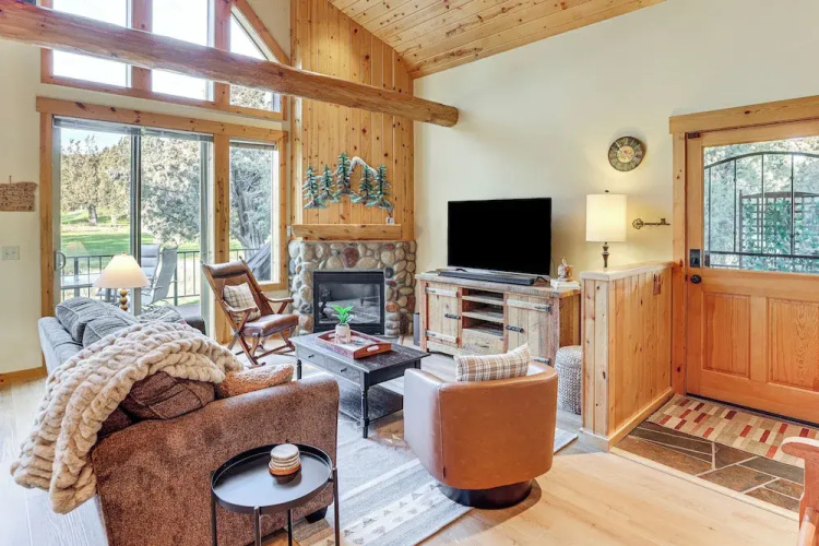 Game Room & 5 Pools: Chalet At Eagle Crest Resort - Oregon