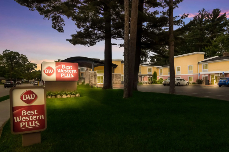 Best Western Plus Traverse City - Kewadin, MI