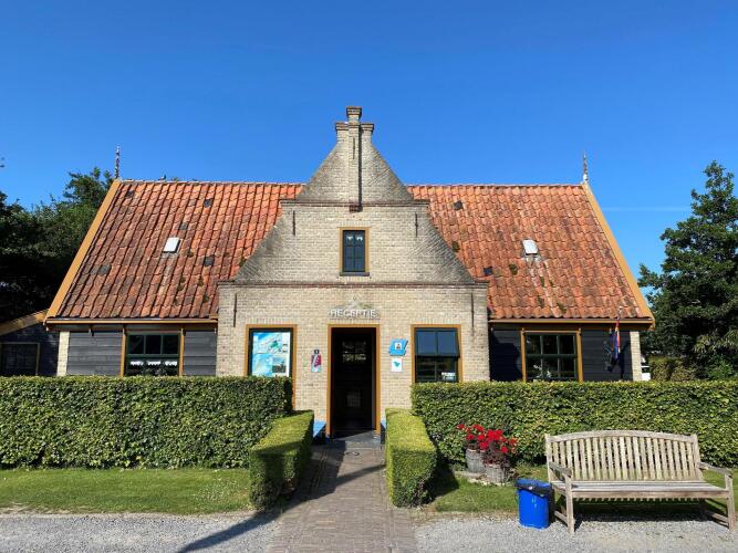 Atmospheric Chalet With Terrace, By The Wadden Sea - Texel