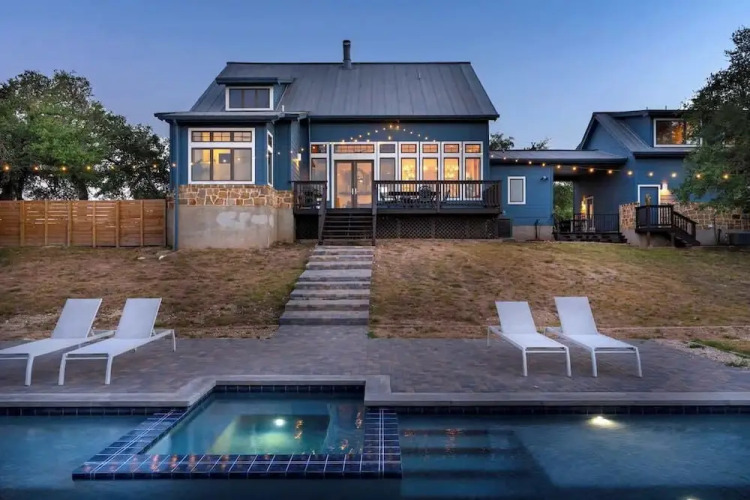 Luxurious Lake Park House: Sleeps 25, Pool, Hot-tub, Firepit And Game Room! - Dripping Springs, TX