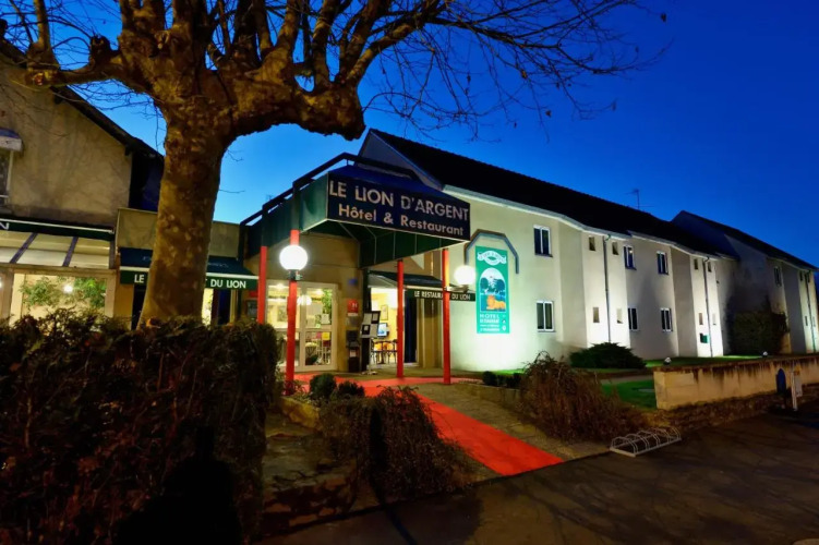 Hôtel Du Lion D'argent Et Des Tanneries - La Châtre