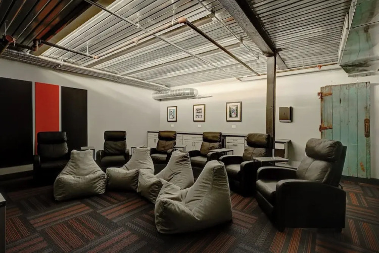 Klvg - Malt House - Milwaukee