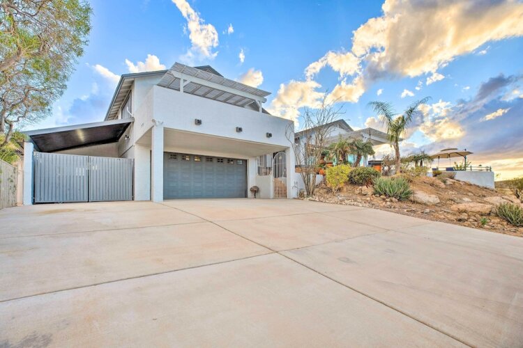 Guest House W/ Hot Tub: 11 Mi To Downtown Phoenix - Phoenix, AZ