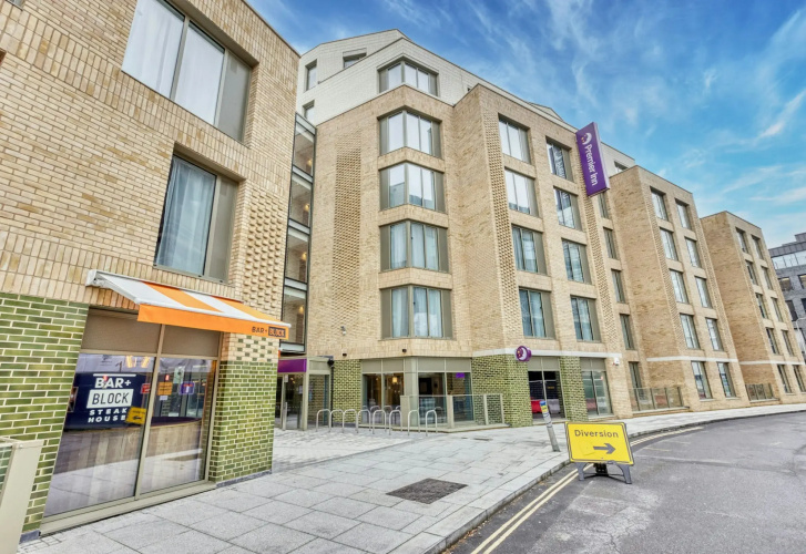 Premier Inn London Southwark - Southwark Station - City of London