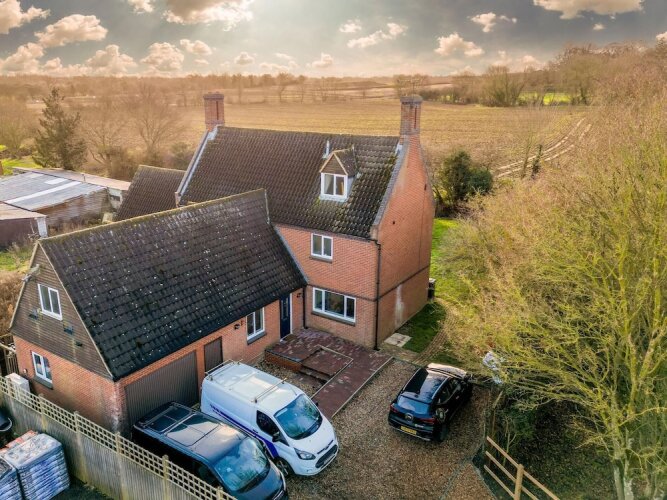 Unique 5bd Farm House Perfect For Relaxing - Ipswich