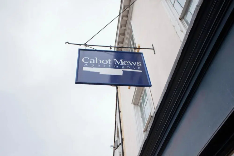 Higgihaus Cabot Mews Aparthotel - Bristol