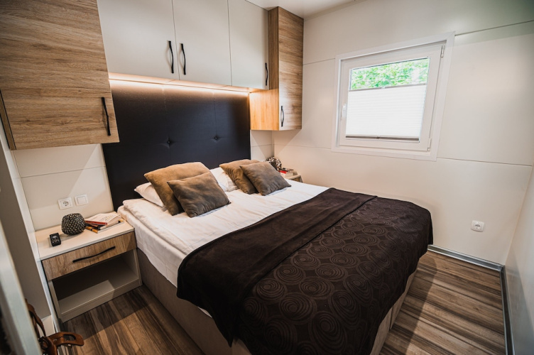 Lake Serenity Premium Mobile Homes With Thermal Riviera Tickets - Brežice