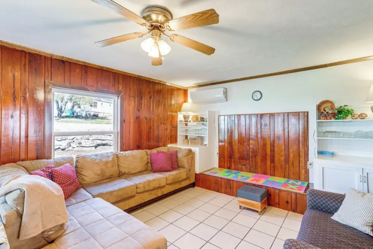 Arkansas Cabin W/ Deck < 1 Mi To Norfork Lake - Mountain Home, AR