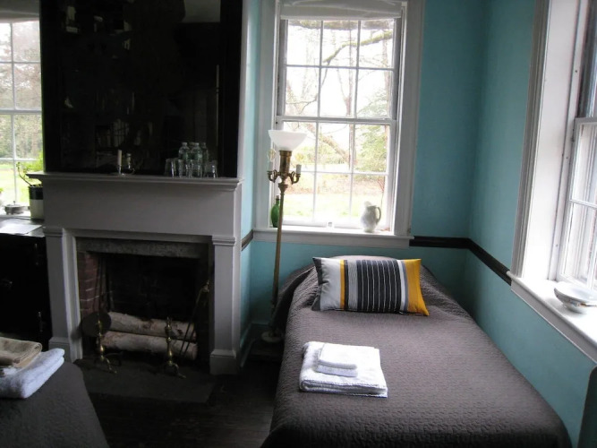 Higganum House B&b - East Hampton, CT