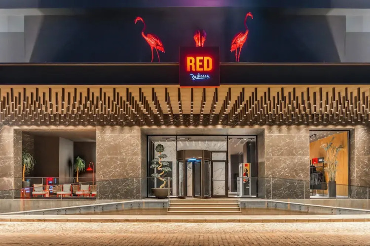 Radisson Red Hotel Izmir Point Bornova - İzmir