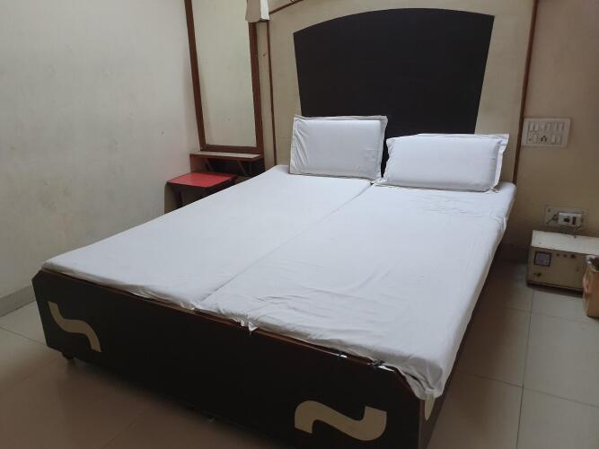 Spot On 36537 Hotel Sanjay - Agra