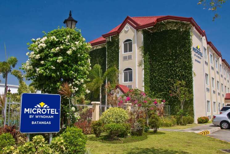 Microtel By Wyndham Batangas - Calamba
