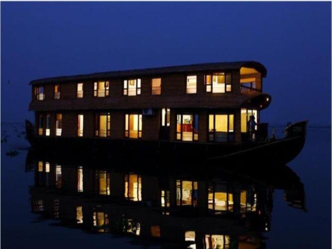 Grand Nirvana Jacuzzi Super Luxury Premium House Boat - Aleppey