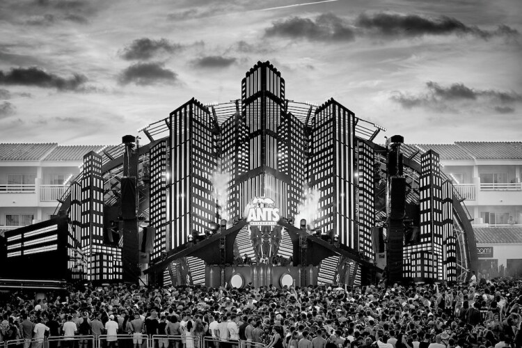 The Unexpected Ibiza Hotel - Ushuaïa Club Entrance Included - Ibiza