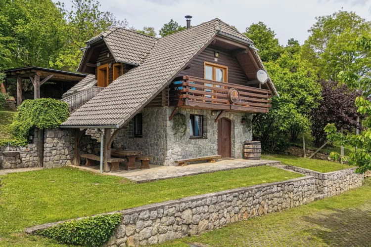 Vineyard Cottage Rataj 1 Hot Tub - Novo mesto
