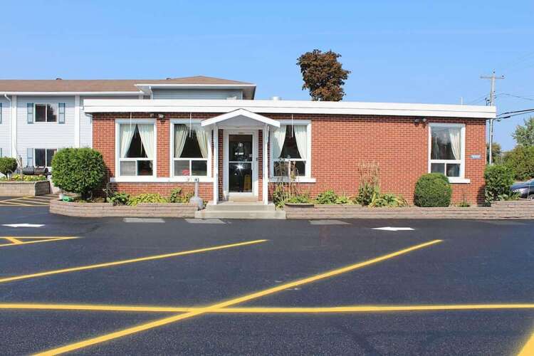 Super 8 By Wyndham Pembroke - Pembroke