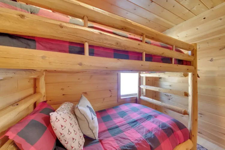 Rangeley Retreat Cabin-style Home: Lake Access - Rangeley, ME