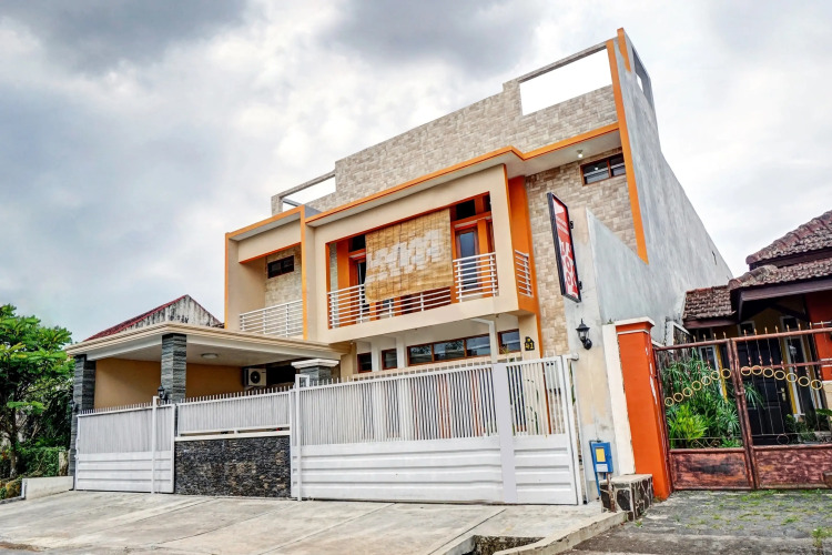 Avisha Guest House Syariah - Malang