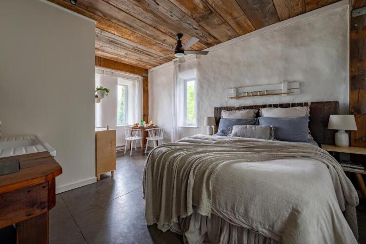 Owl's Nest Suites - Brighton
