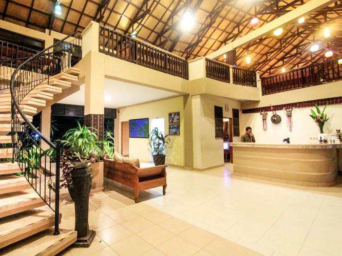 Puri Sari Beach Hotel - Labuan Bajo