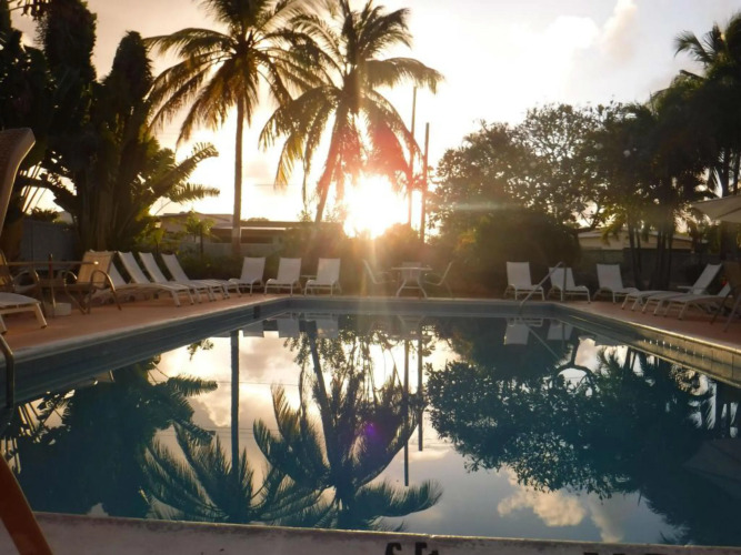 Time Out Hotel - Bridgetown