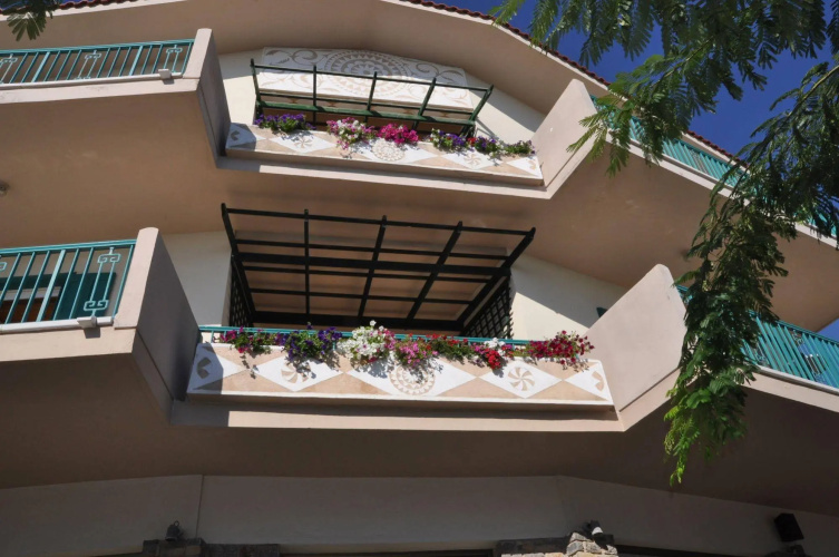 Kyveli Apartments - Хиос