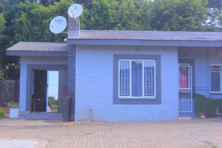 Thully Teams Guest House Tzaneen - Tzaneen