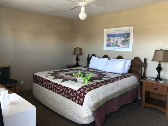 Florence Lighthouse Inn - Florence, OR