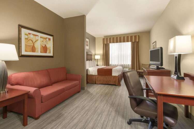 Seffner Inn And Suites - Brandon