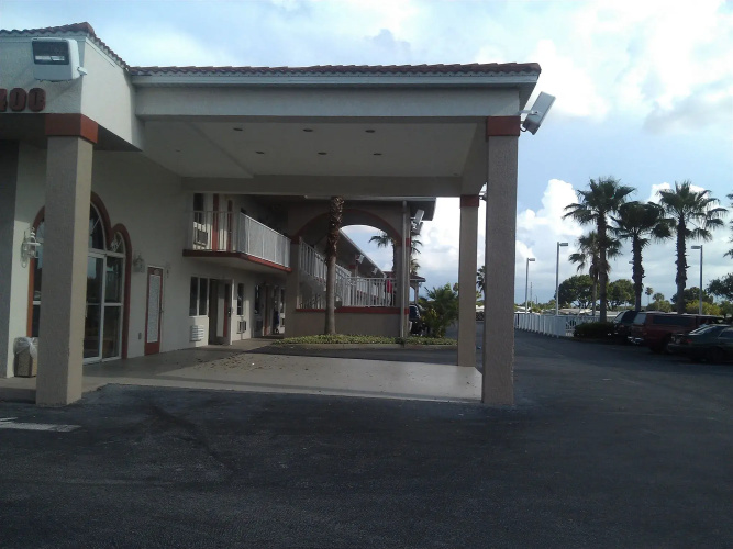 Serena Inn - Four Corners, FL
