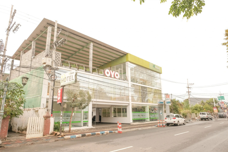 Ebizz Hotel - Jember