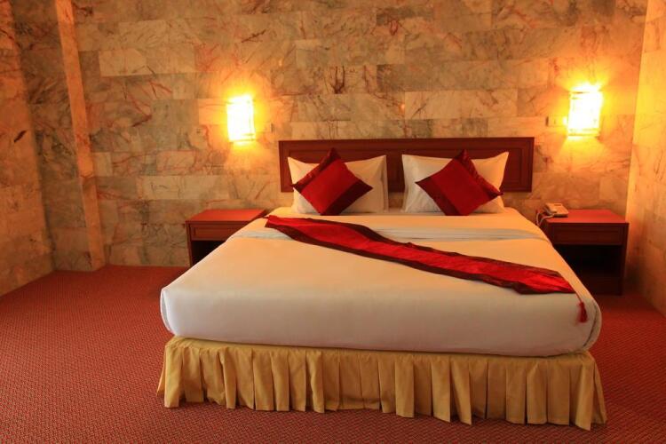 Golden Dragon Resort - Mueang Sing Buri District