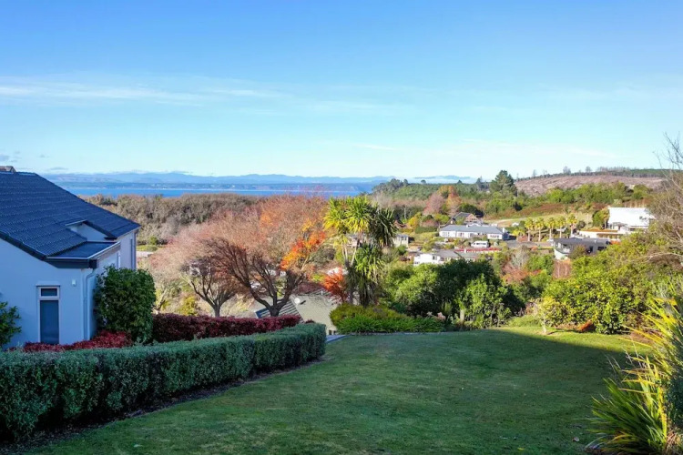 Acacia Waters - Taupō