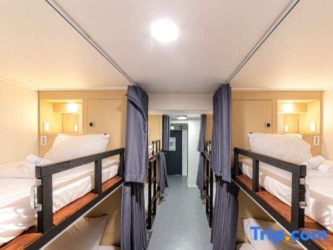 Guesthouse Dear Moon - Busan