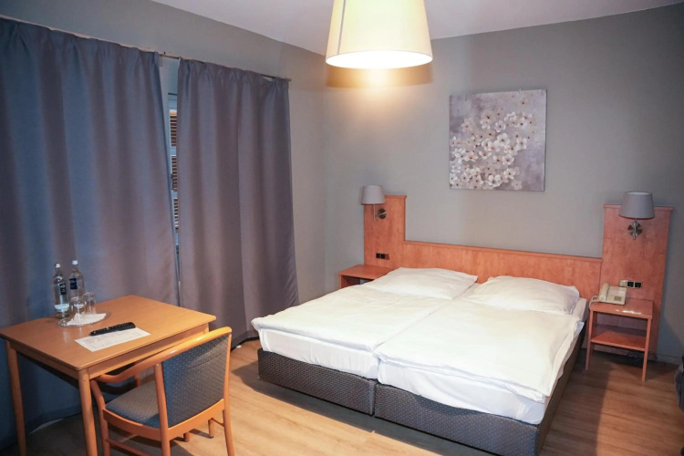 Angelis Pension - Hattersheim am Main