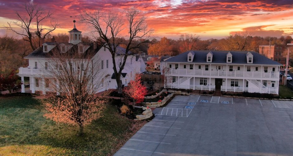 The Inn At Elijah Mcleans - New Haven