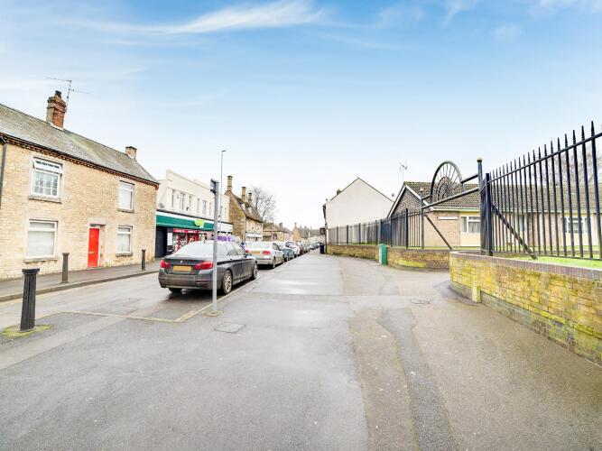 Contractor Accommodation - Cacco - Corby