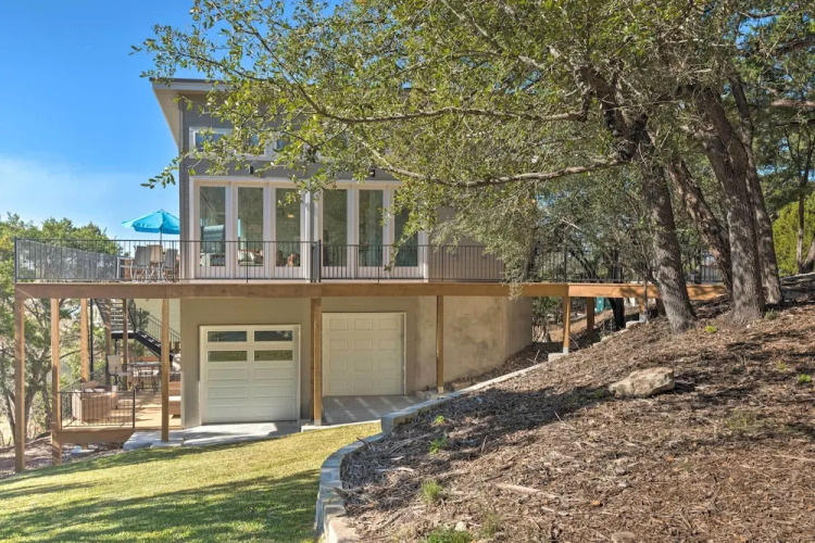 Modern Lake Travis Haven W/ Resort Amenities! - Lake Travis, TX