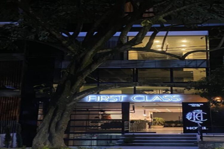 First Class Hotel - Medellín